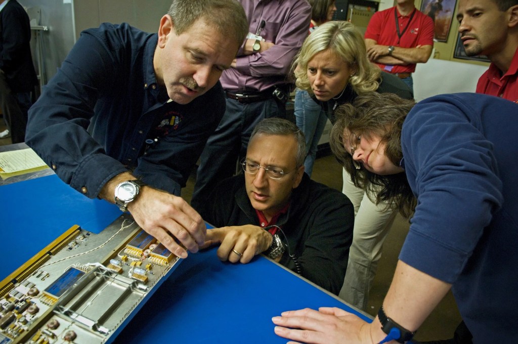 NASA - Hubble Instruments Slated for On-Orbit 'Surgery' - NASA Science