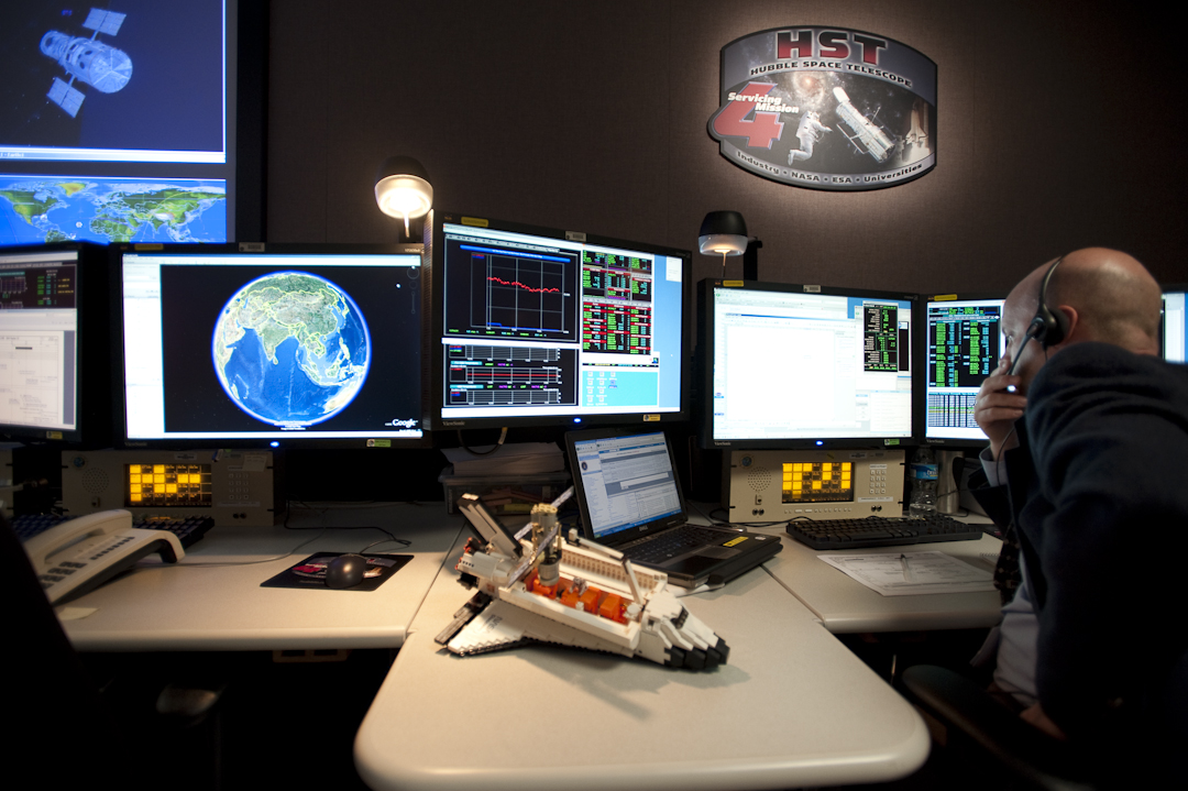 Hubble Control Center – Servicing Mission 4