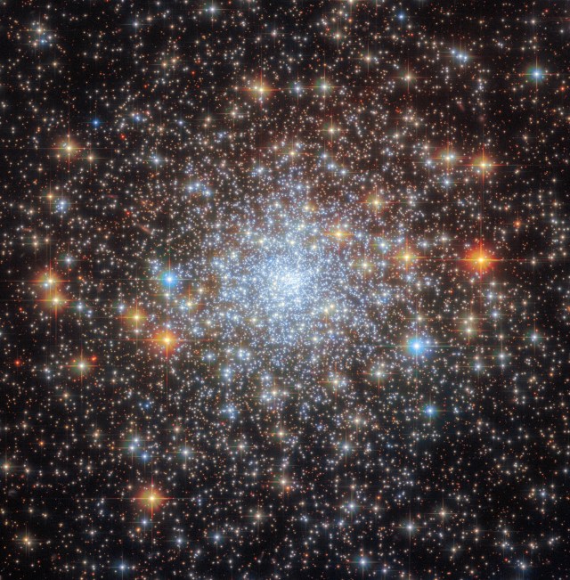 Hubble Glimpses a Glitzy Galactic Cluster - NASA Science