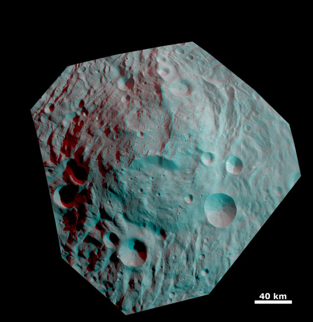 Anaglyph Image of the Mountain/Central Complex in the South Polar ...