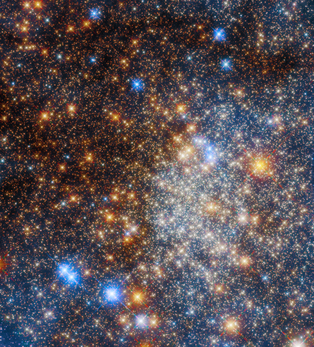 Hubble Sees a Glittering Globular Cluster Embedded Inside Our Milky Way ...
