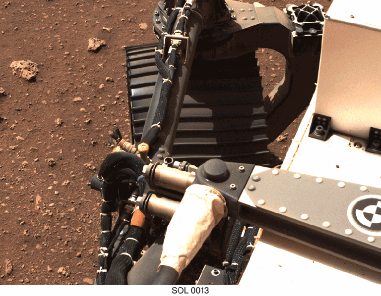 Multiple Views of Perseverance's Wheels Wiggling - NASA Science