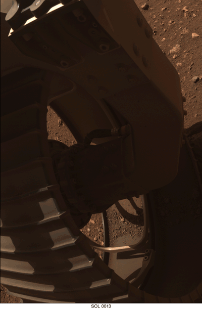Multiple Views of Perseverance's Wheels Wiggling - NASA Science