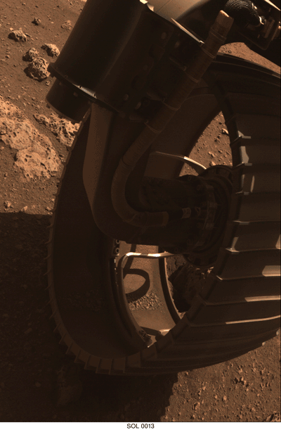 Multiple Views of Perseverance's Wheels Wiggling - NASA Science