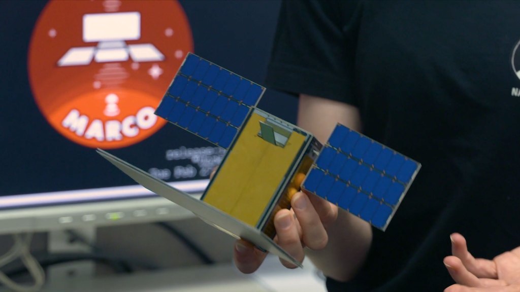 Meet MarCO: Engineer Builds Mars Spacecraft That Can Fit in Your ...