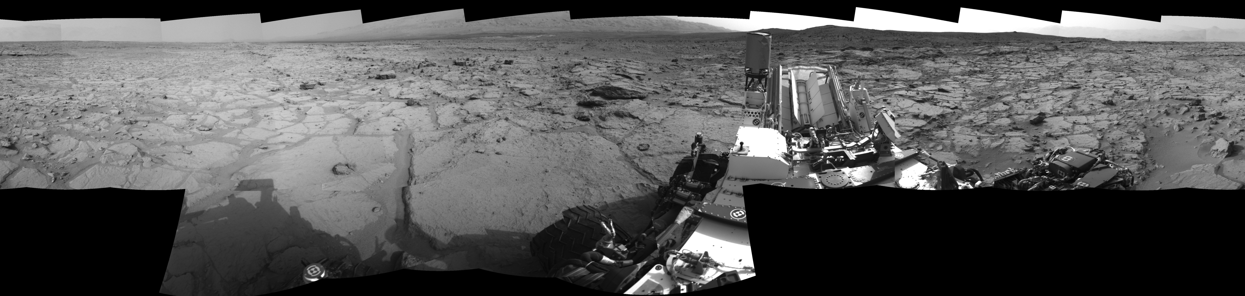 Sol 0123: Right Navigation Camera, Cylindrical Perspective - NASA Science