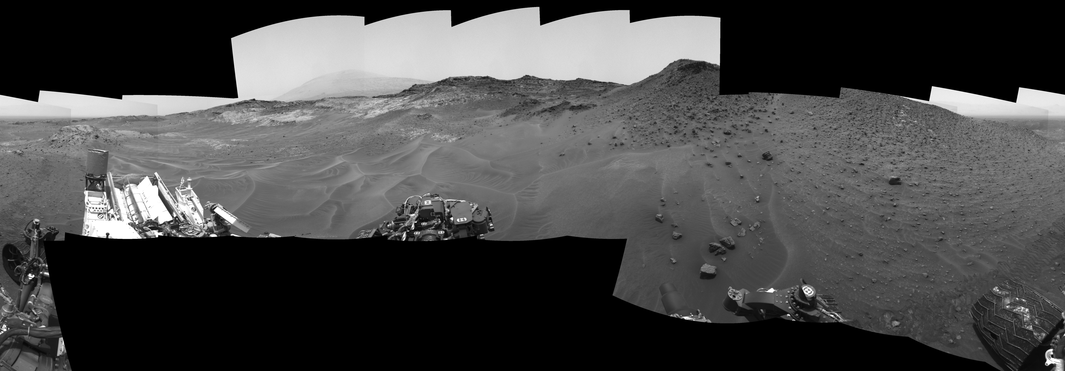 Sol 0983: Left Navigation Camera, Cylindrical Perspective - NASA Science