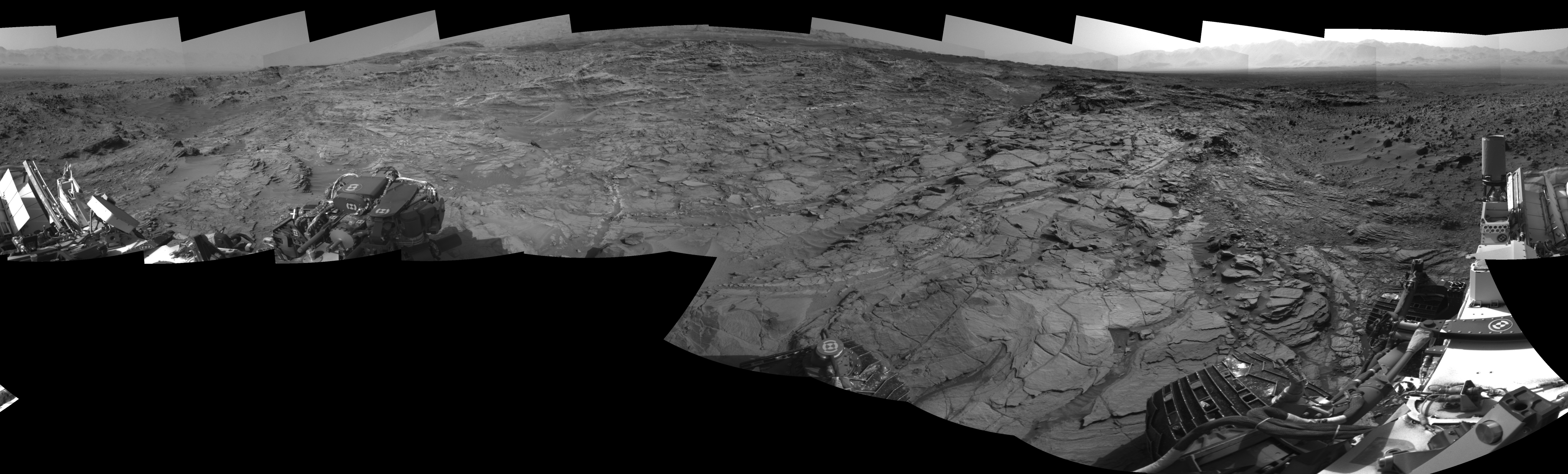 Sol 1083: Right Navigation Camera, Cylindrical Perspective - NASA Science