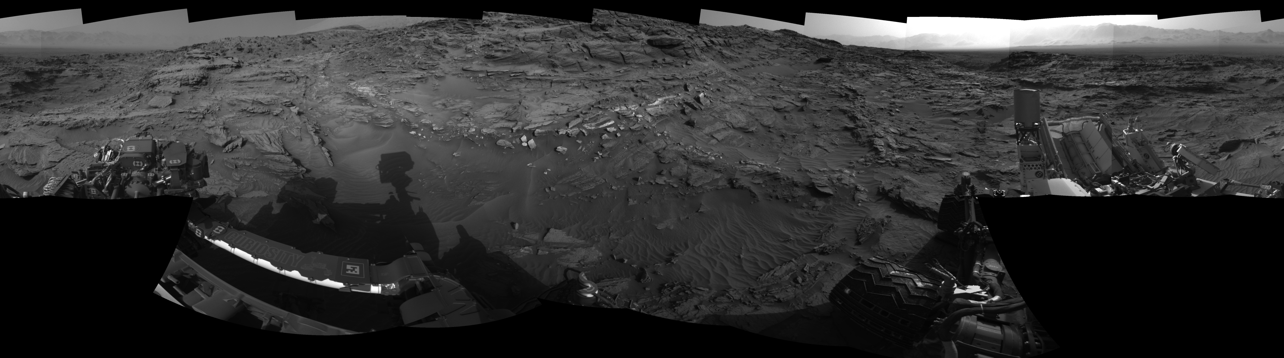 Sol 1085: Left Navigation Camera, Cylindrical Perspective - NASA Science