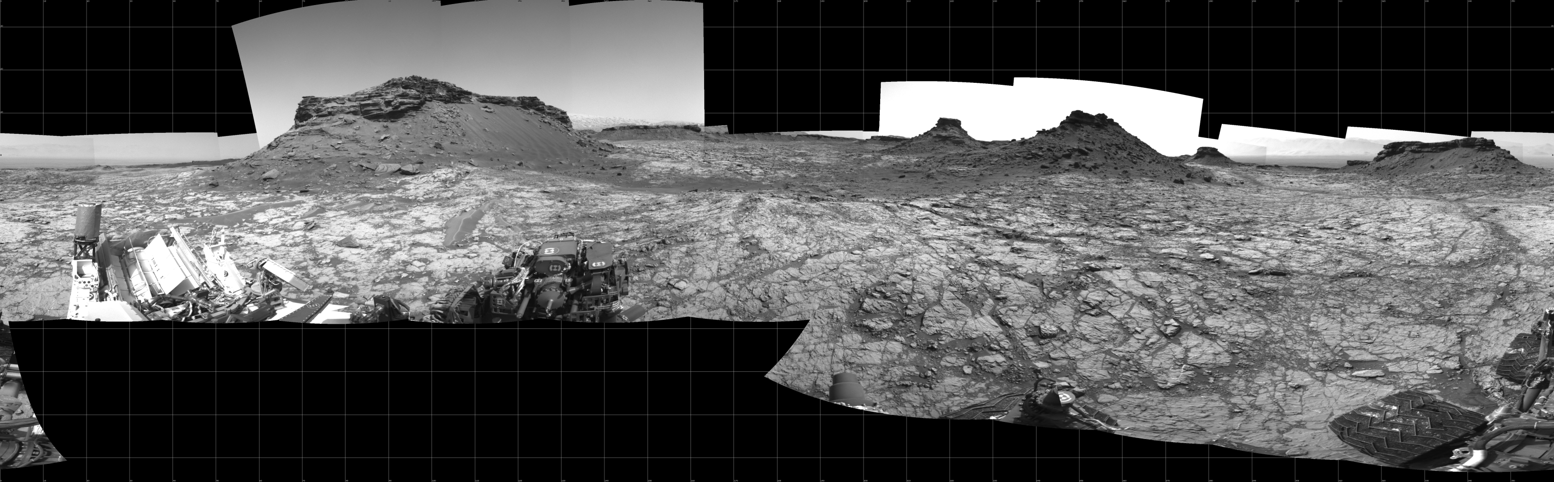Sol 1431: Left Navigation Camera, Cylindrical Projection - NASA Science