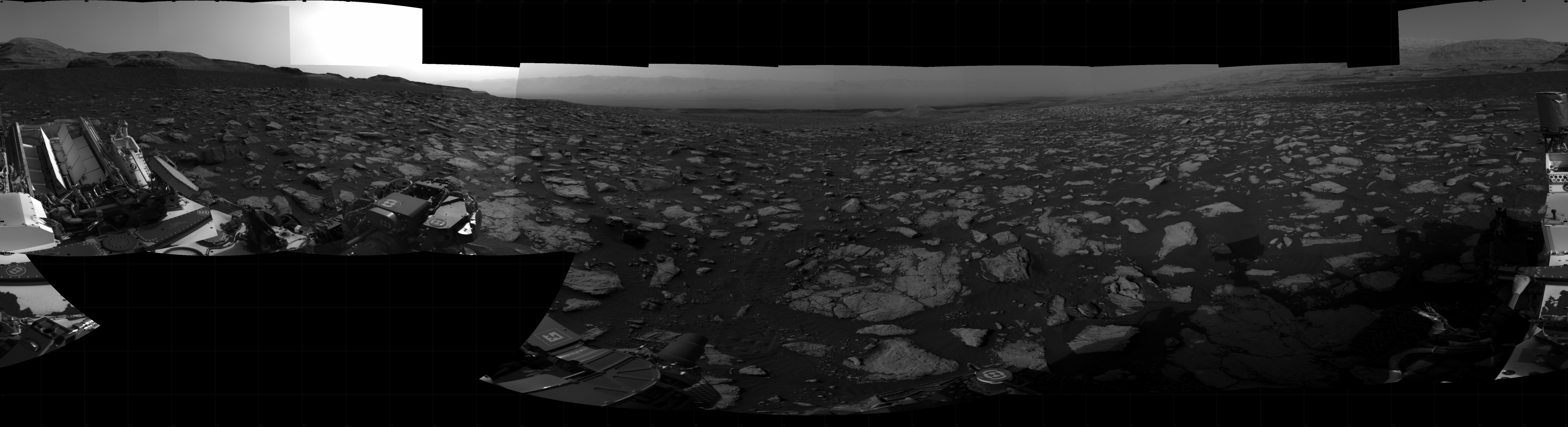 Sol 2995: Right Navigation Camera, Cylindrical Projection - NASA Science