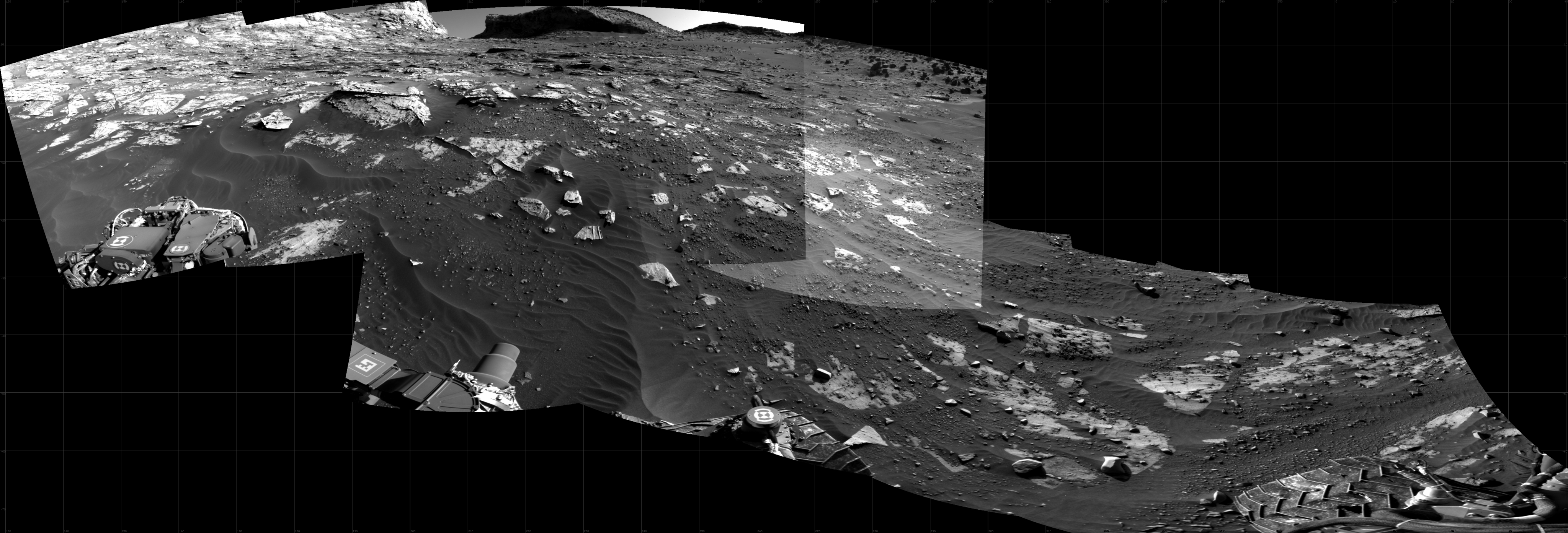 Sol 3284: Right Navigation Camera, Cylindrical Projection - NASA Science