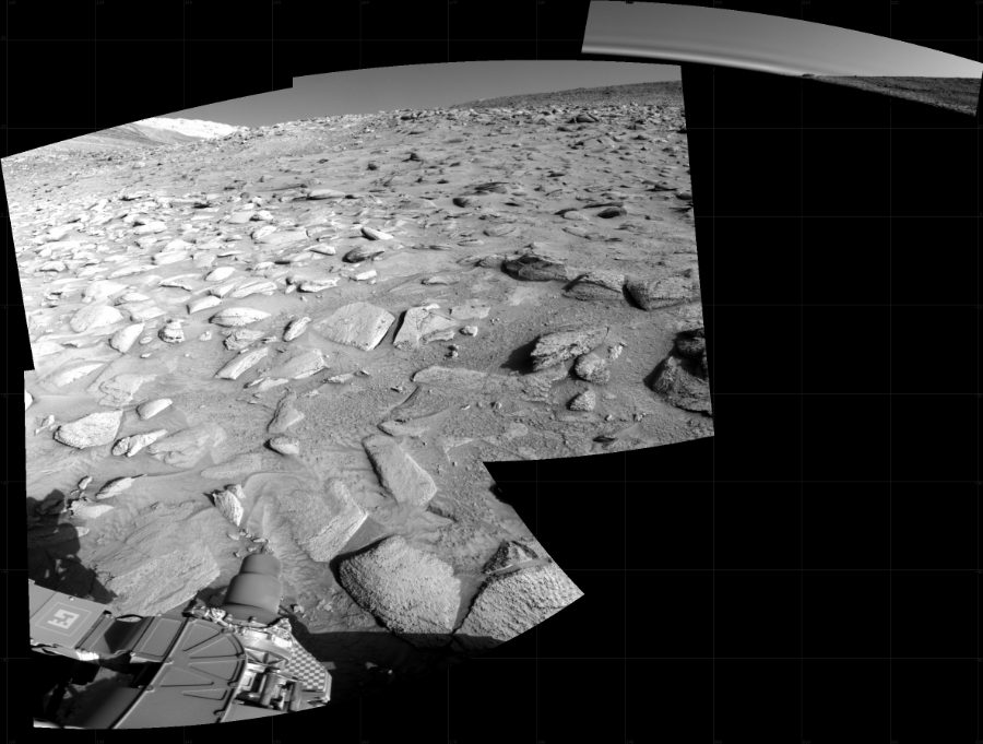 Sol 3812: Right Navigation Camera, Cylindrical Projection - NASA Science