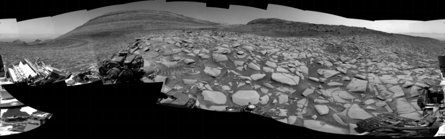 Sol 4083: Right Navigation Camera, Cylindrical Projection - NASA Science