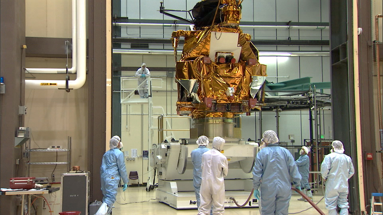 Assembling Mars Reconnaissance Orbiter - NASA Science