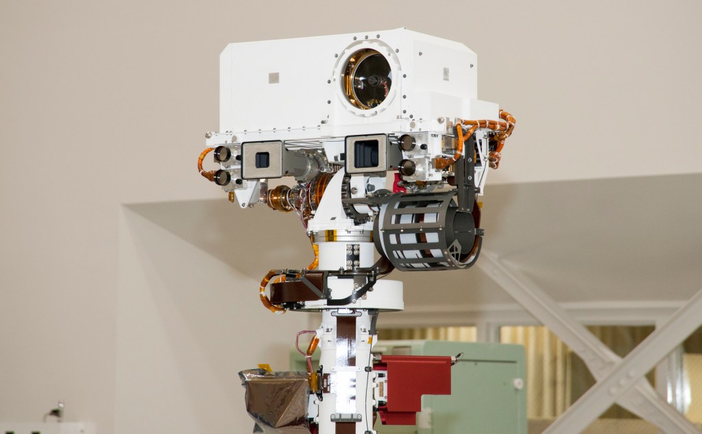 Top of Mars Rover Curiosity's Remote Sensing Mast - NASA Science
