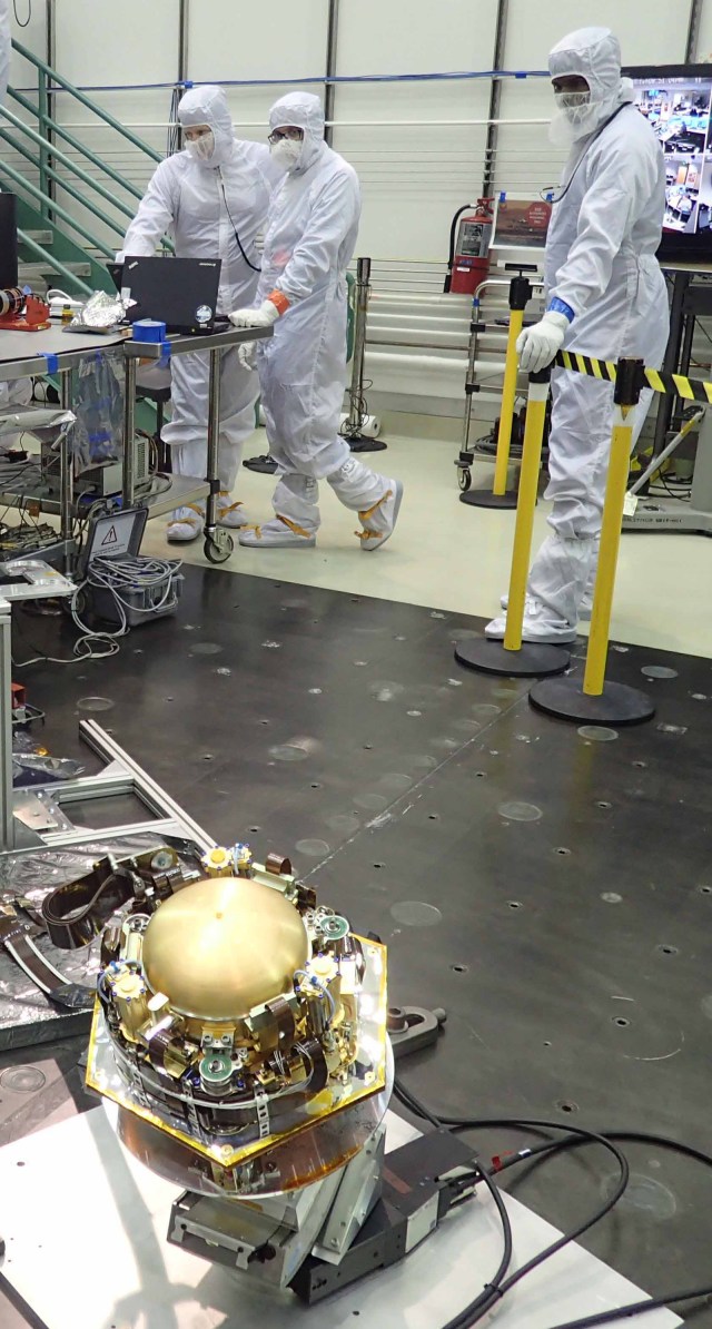 Bench Checkout of InSight's Seismometer Instrument - NASA Science