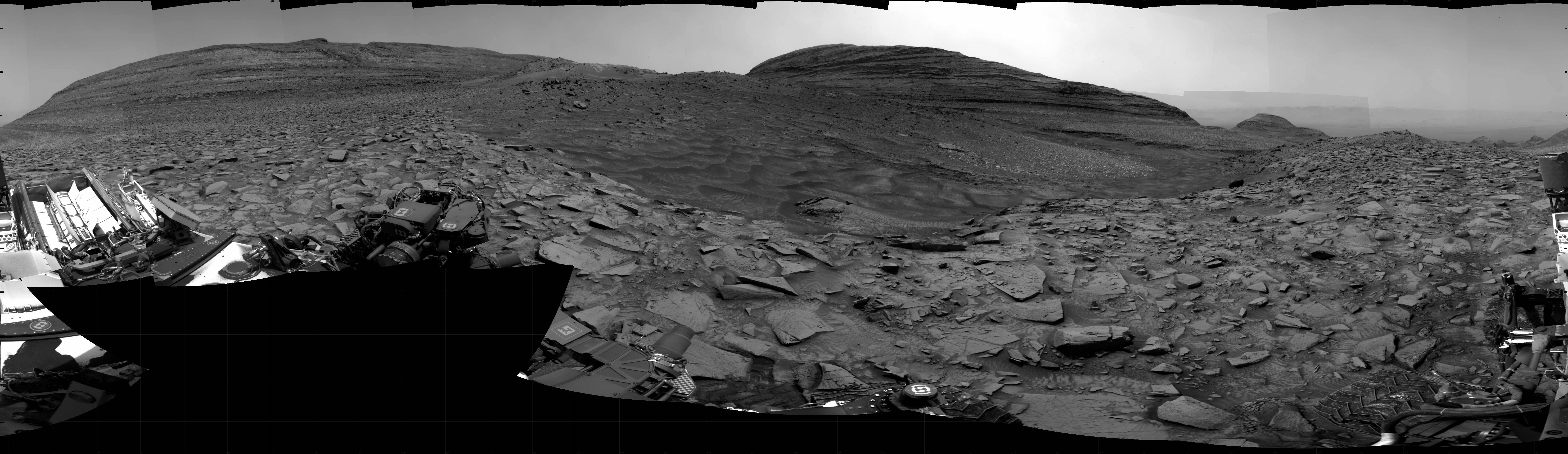 Sol 4190: Right Navigation Camera, Cylindrical Projection - NASA Science