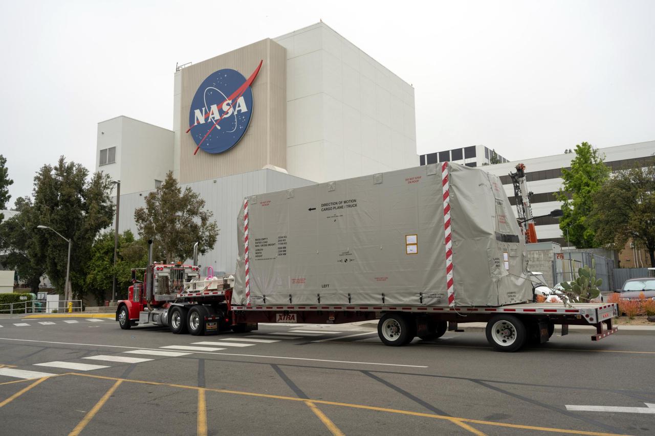 NEO Surveyor's Transportation System Arrives at JPL's High Bay 1 - NASA Science